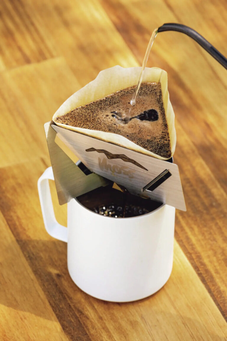 MOSS TENTSの「ステンレスコーヒードリッパーSOLO」が付録！BE-PAL 2023年8月号 | キャンプレビュー