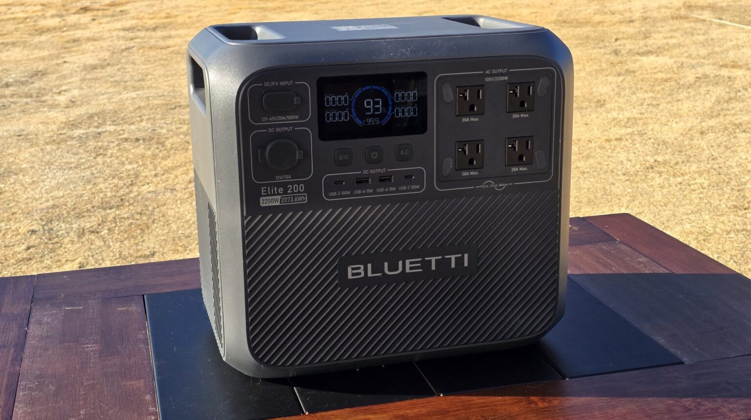 【実機レビュー】日本限定の大容量ポータブル電源 「BLUETTI AORA 100」 | キャンプレビュー