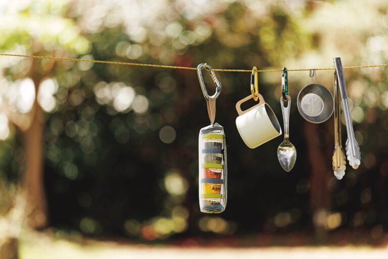 SOTOの「最強マルチ5連ケース」が付録！BE-PAL 2025年7月号 | キャンプレビュー